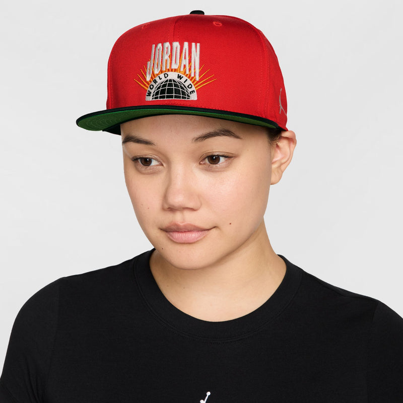 JORDAN ESSENTIALS PRO STRUCTURED HAT "CHILE RED/KELLY GREEN/SAIL ...