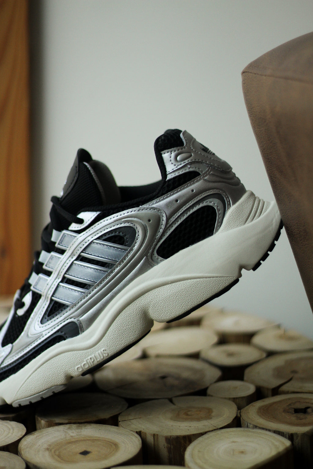 OZMILLEN "CORE BLACK" – Sneaker Room