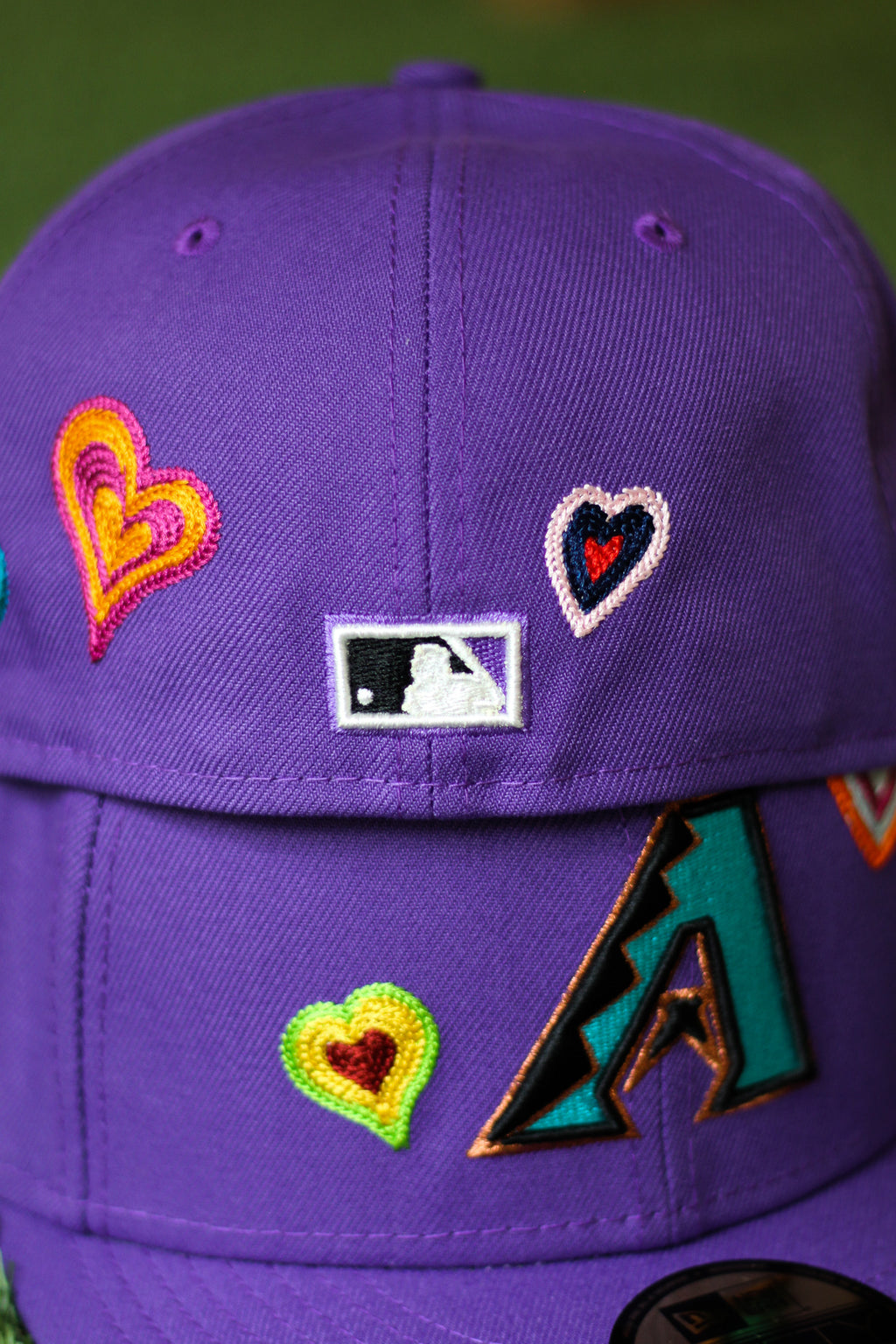ARIZONA DIAMONDBACKS CHAIN STITCH HEART FITTED W/ PINK UNDER VISOR ...